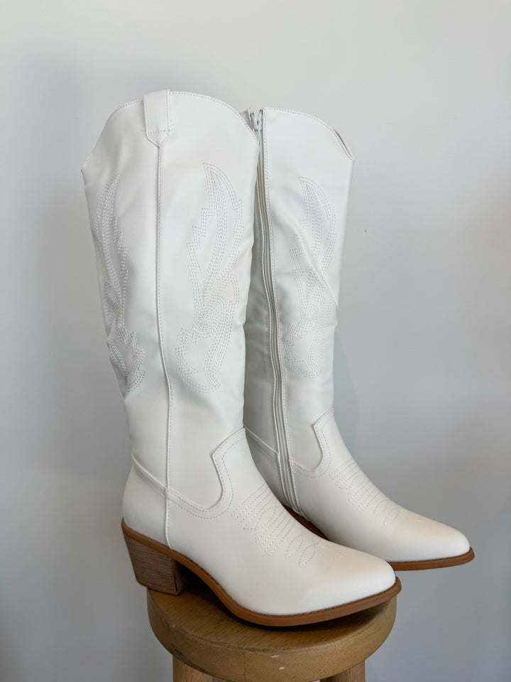 white baseball boots